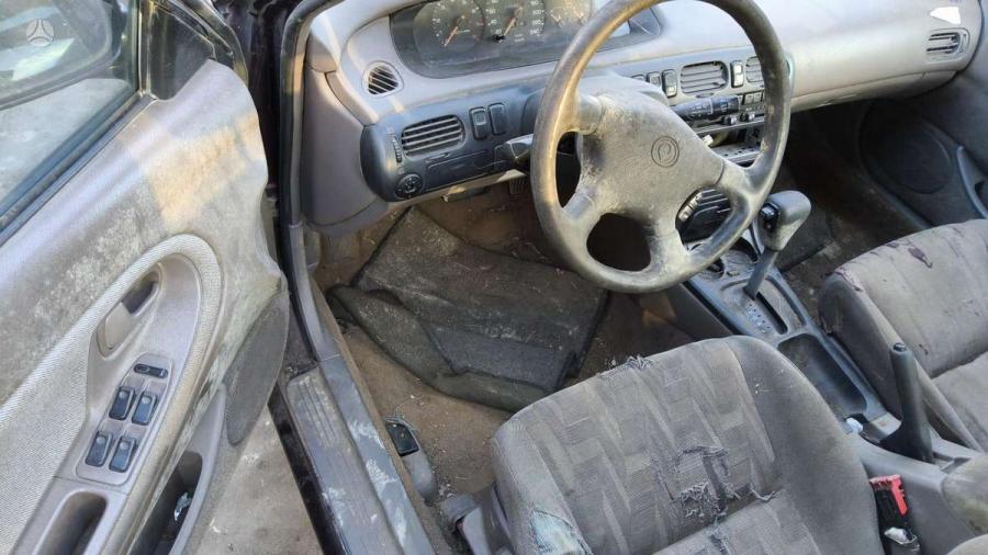 Zils Mazda 626 1996 Kauņa, ar dzinēja tilpumu 2.00 L un nobraukumu 222 tūkst. km par 600 €, foto 4 vietnē AUTOMOTO.COM.LV