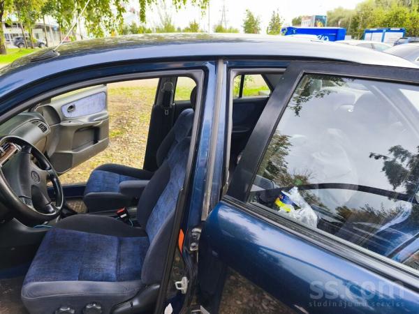 Zils Mazda 626 1998 Rīga, ar dzinēja tilpumu 1.80 L un nobraukumu 217 tūkst. km par 600 €, foto 6 vietnē AUTOMOTO.COM.LV