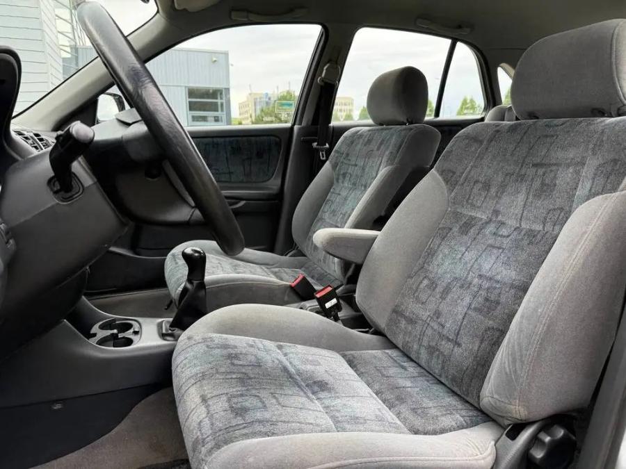 Pelēks Mazda 626 1999 Rīga, ar dzinēja tilpumu 2.00 L un nobraukumu 123 tūkst. km par 1090 €, foto 12 vietnē AUTOMOTO.COM.LV