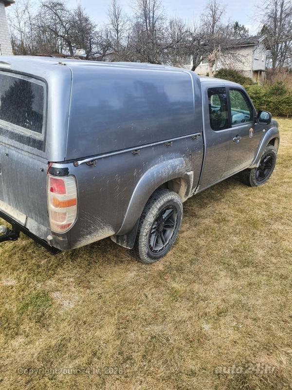 Grey Mazda BT-50 2011 in Elva, with an engine capacity of 2.50 L and mileage of 350 thousand km for 7500 €, photo 2 on AUTOMOTO.COM.LV