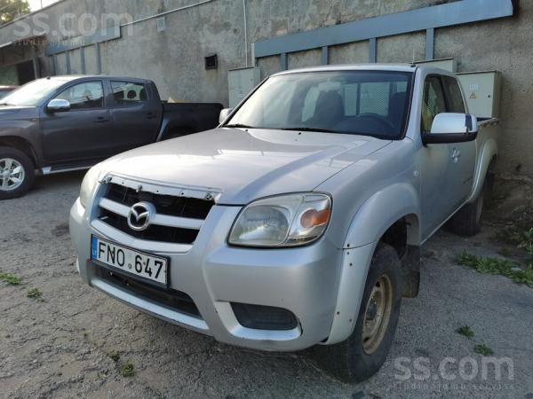 Pelēks Mazda BT-50 2011 Viļņa, ar dzinēja tilpumu 2.50 L un nobraukumu 132 tūkst. km par 4200 €, foto 3 vietnē AUTOMOTO.COM.LV