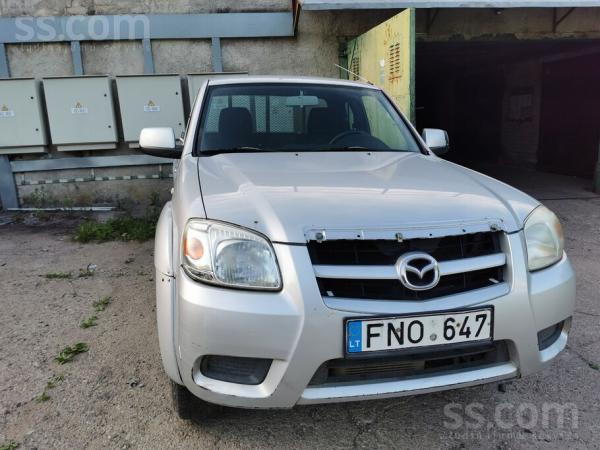 Grey Mazda BT-50 2011 in Vilnius, with an engine capacity of 2.50 L and mileage of 132 thousand km for 4200 €, photo 1 on AUTOMOTO.COM.LV