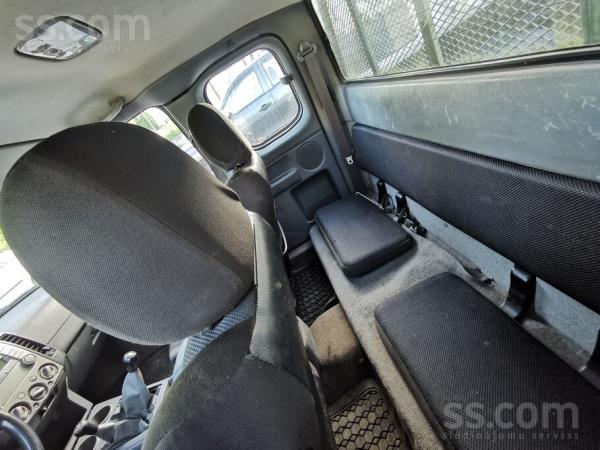 Grey Mazda BT-50 2011 in Vilnius, with an engine capacity of 2.50 L and mileage of 132 thousand km for 4200 €, photo 6 on AUTOMOTO.COM.LV