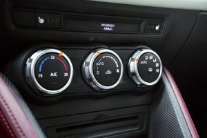 Black Mazda CX-3 2015 in Riga, with an engine capacity of 1.50 L and mileage of 158 thousand km for 10900 €, photo 13 on AUTOMOTO.COM.LV