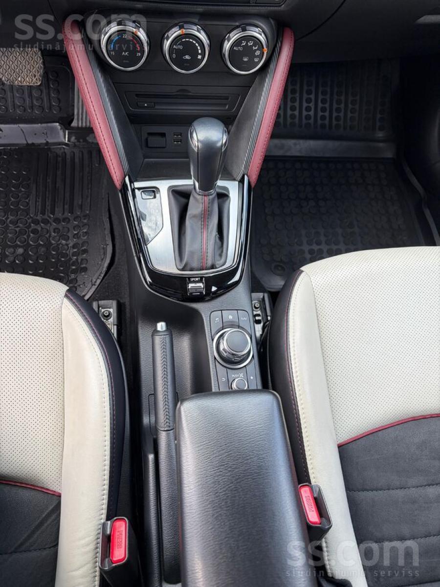 Black Mazda CX-3 2017 in Riga, with an engine capacity of 2.00 L and mileage of 100 thousand km for 14500 €, photo 10 on AUTOMOTO.COM.LV