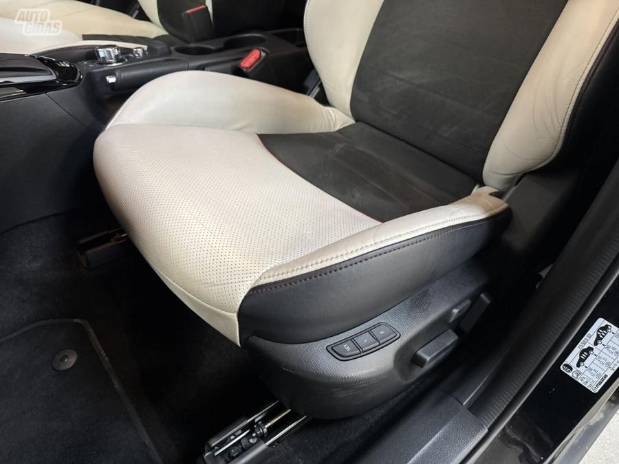 Black Mazda CX-3 2018 in Vilnius, with an engine capacity of 2.00 L and mileage of 74 thousand km for 17000 €, photo 12 on AUTOMOTO.COM.LV