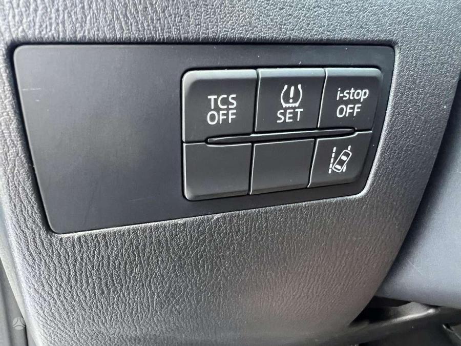 Grey Mazda CX-3 2015 in Vilnius, with an engine capacity of 1.50 L and mileage of 210 thousand km for 6900 €, photo 18 on AUTOMOTO.COM.LV