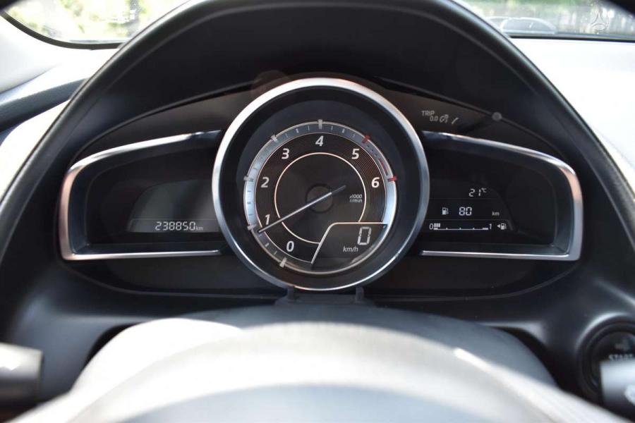 Pelēks Mazda CX-3 2016 Tauragė, ar dzinēja tilpumu 1.50 L un nobraukumu 238 tūkst. km par 7800 €, foto 11 vietnē AUTOMOTO.COM.LV