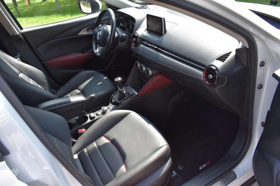 Pelēks Mazda CX-3 2016 Tauragė, ar dzinēja tilpumu 1.50 L un nobraukumu 238 tūkst. km par 7800 €, foto 18 vietnē AUTOMOTO.COM.LV