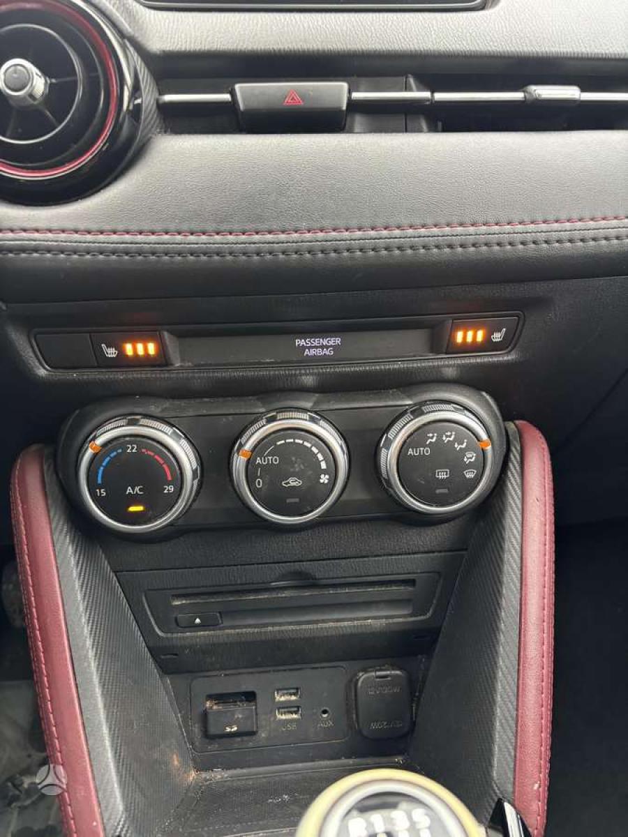Grey Mazda CX-3 2016 in Taurage, with an engine capacity of 1.50 L and mileage of 228 thousand km for 6900 €, photo 24 on AUTOMOTO.COM.LV