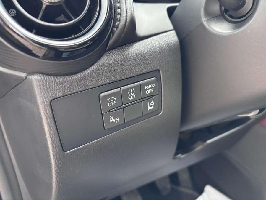 Grey Mazda CX-3 2017 in Gargzdai, with an engine capacity of 1.50 L and mileage of 167 thousand km for 9999 €, photo 19 on AUTOMOTO.COM.LV