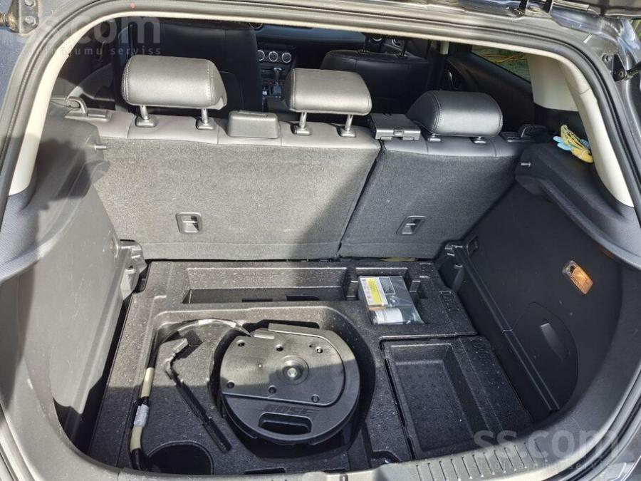 Grey Mazda CX-3 2019 in Riga, with an engine capacity of 2.00 L and mileage of 90 thousand km for 17500 €, photo 8 on AUTOMOTO.COM.LV