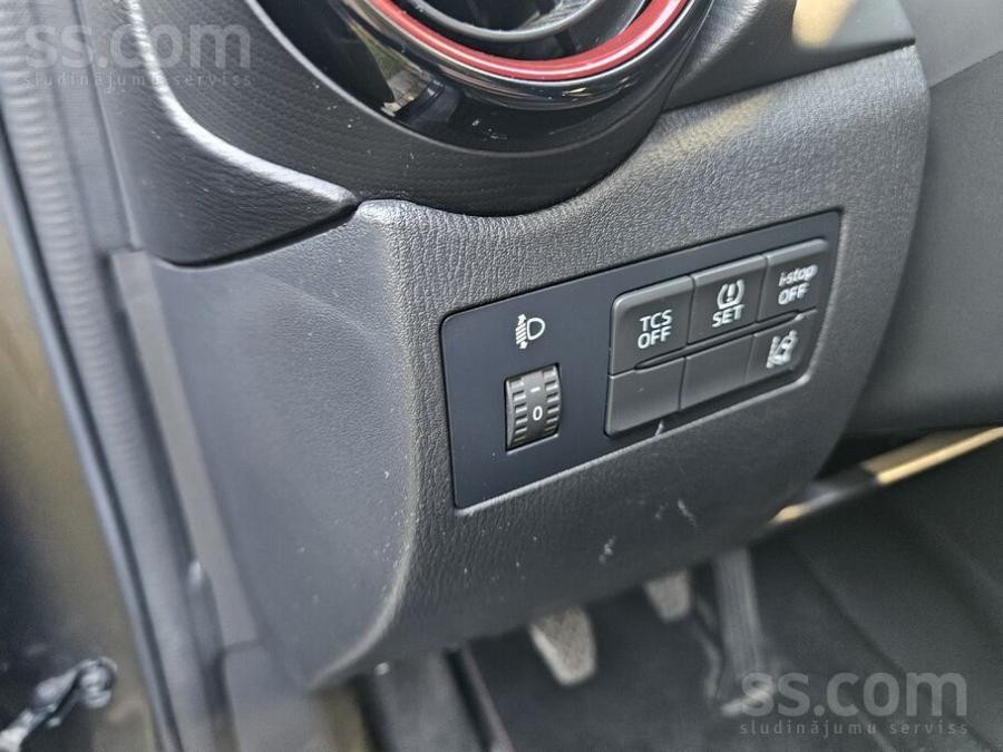 Pelēks Mazda CX-3 2016 Ogre, ar dzinēja tilpumu 1.50 L un nobraukumu 125 tūkst. km par 7250 €, foto 15 vietnē AUTOMOTO.COM.LV