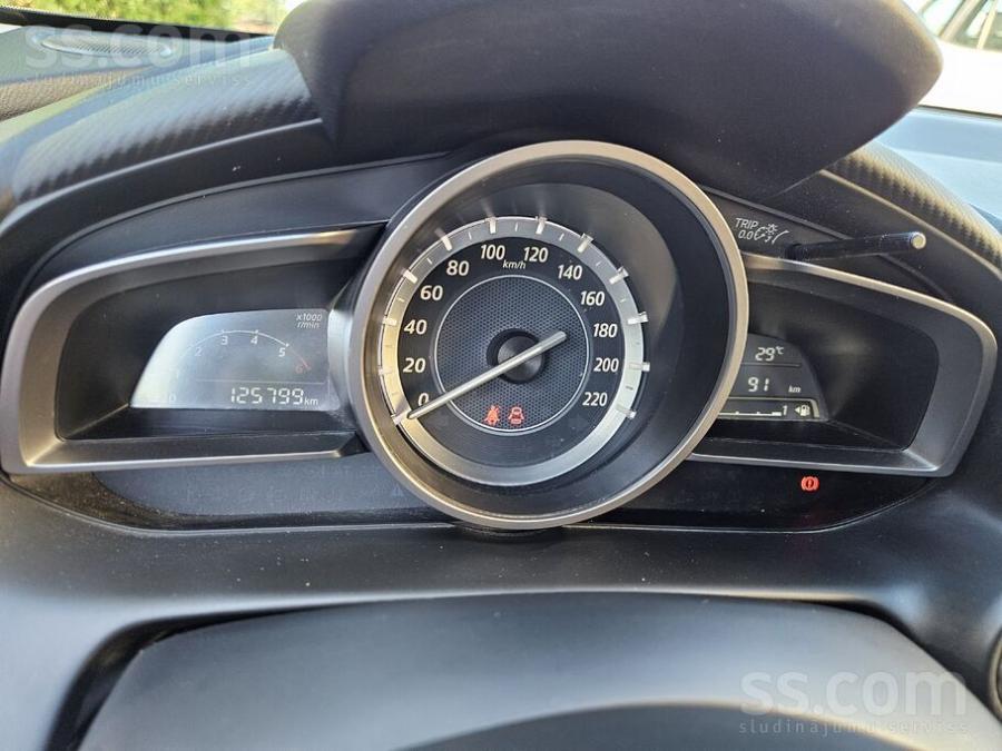 Pelēks Mazda CX-3 2016 Ogre, ar dzinēja tilpumu 1.50 L un nobraukumu 125 tūkst. km par 7250 €, foto 16 vietnē AUTOMOTO.COM.LV