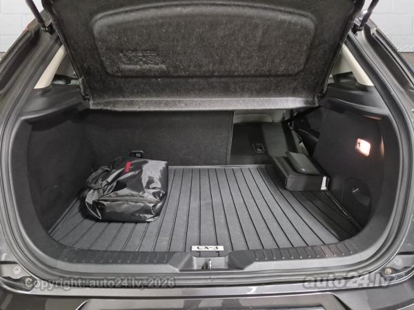 Grey Mazda CX-3 2021 in Tallinn, with an engine capacity of 2.00 L and mileage of 44 thousand km for 17490 €, photo 11 on AUTOMOTO.COM.LV