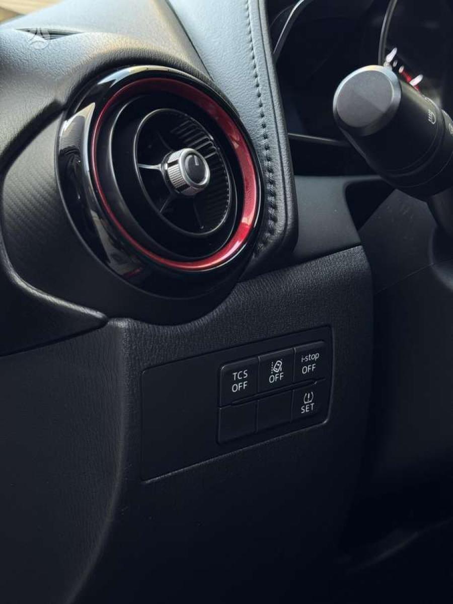 Sarkans Mazda CX-3 2017 Viļņa, ar dzinēja tilpumu 2.00 L un nobraukumu 67 tūkst. km par 15500 €, foto 28 vietnē AUTOMOTO.COM.LV