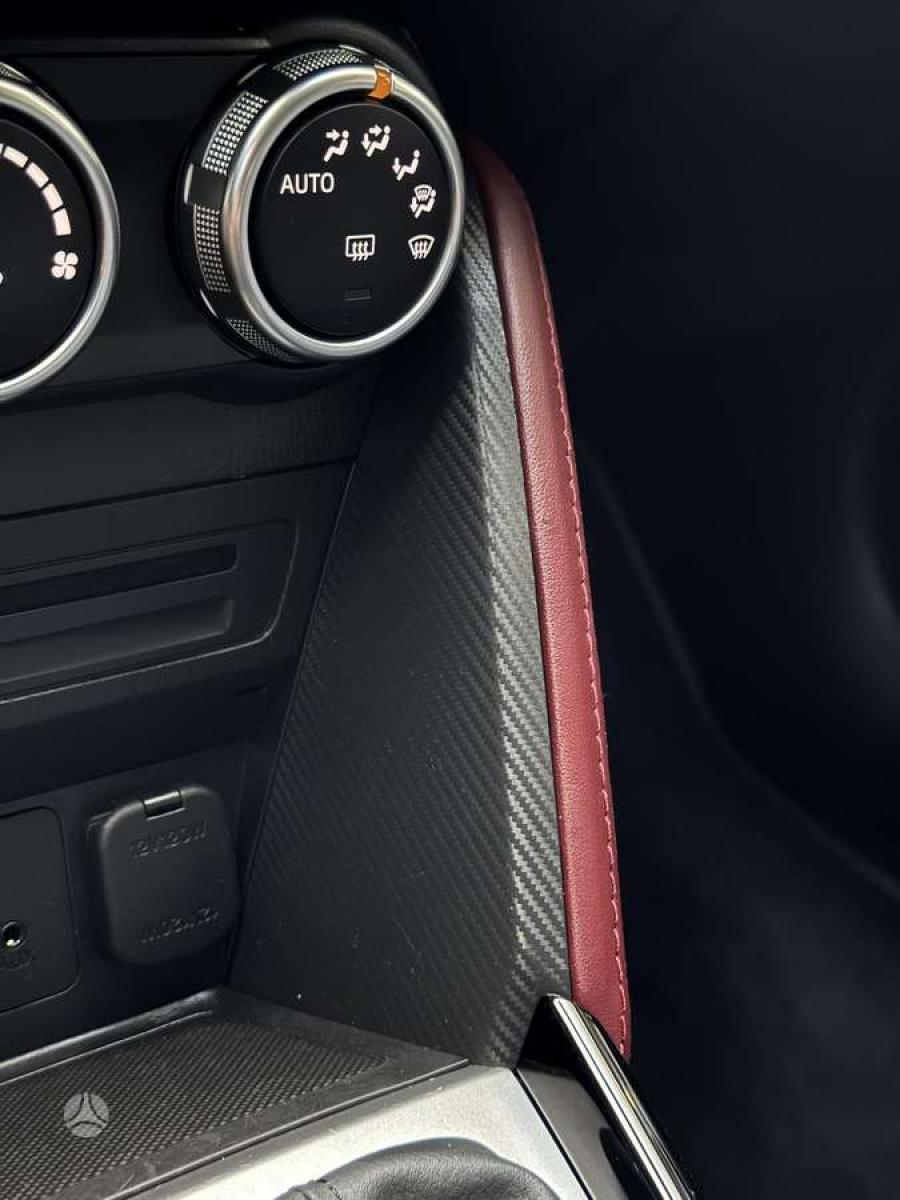 Sarkans Mazda CX-3 2017 Viļņa, ar dzinēja tilpumu 2.00 L un nobraukumu 67 tūkst. km par 15500 €, foto 34 vietnē AUTOMOTO.COM.LV