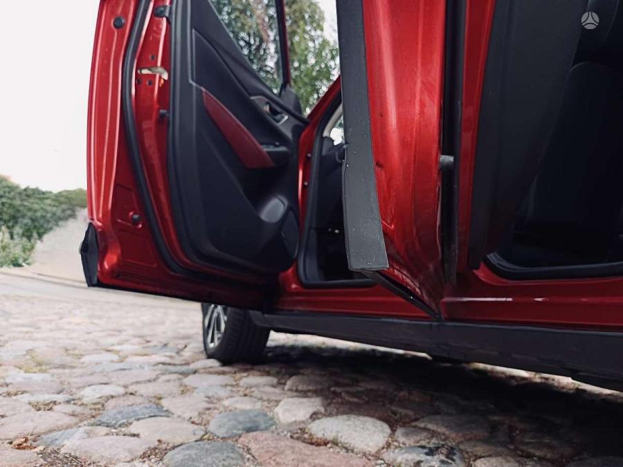 Red Mazda CX-3 2017 in Utena, with an engine capacity of 1.50 L and mileage of 126 thousand km for 13650 €, photo 20 on AUTOMOTO.COM.LV