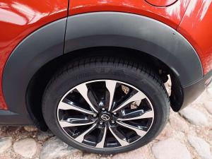Red Mazda CX-3 2017 in Utena, with an engine capacity of 1.50 L and mileage of 126 thousand km for 13650 €, photo 32 on AUTOMOTO.COM.LV