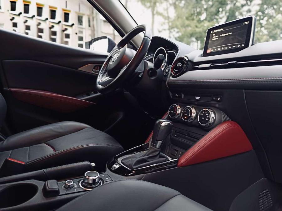 Red Mazda CX-3 2017 in Utena, with an engine capacity of 1.50 L and mileage of 126 thousand km for 13650 €, photo 49 on AUTOMOTO.COM.LV