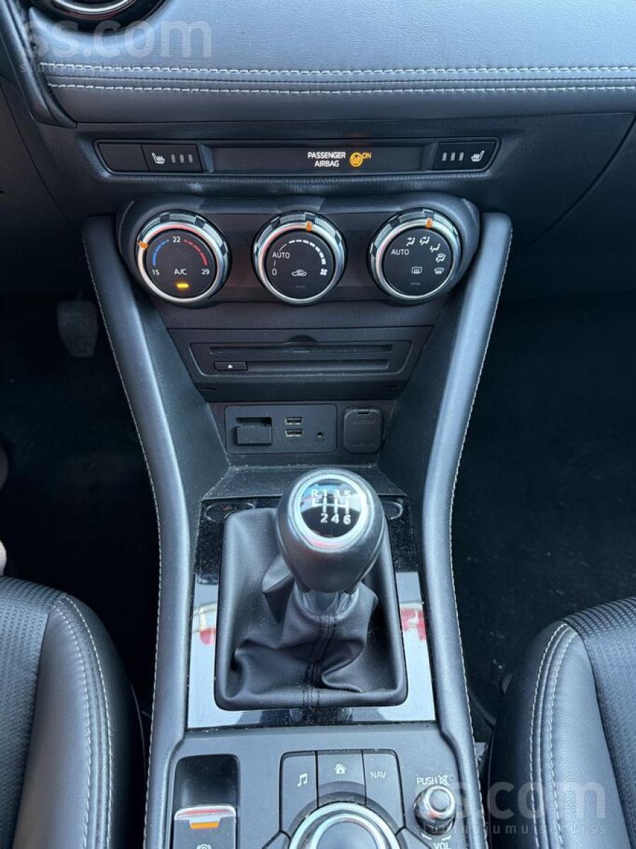 Red Mazda CX-3 2019 in Liepaja, with an engine capacity of 2.00 L and mileage of 107 thousand km for 13800 €, photo 3 on AUTOMOTO.COM.LV
