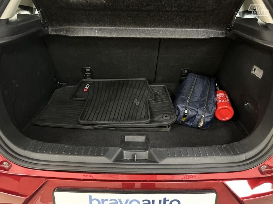 Red Mazda CX-3 2021 in Vilnius, with an engine capacity of 2.00 L and mileage of 105 thousand km for 18900 €, photo 11 on AUTOMOTO.COM.LV