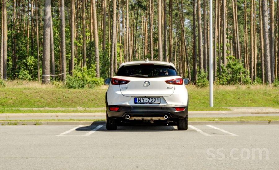White Mazda CX-3 2015 in Riga, with an engine capacity of 1.50 L and mileage of 201 thousand km for 9590 €, photo 7 on AUTOMOTO.COM.LV