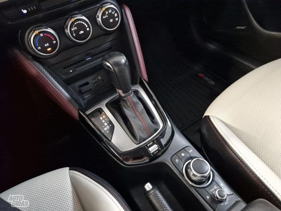 White Mazda CX-3 2016 in Vilnius, with an engine capacity of 2.00 L and mileage of 125 thousand km for 14000 €, photo 16 on AUTOMOTO.COM.LV