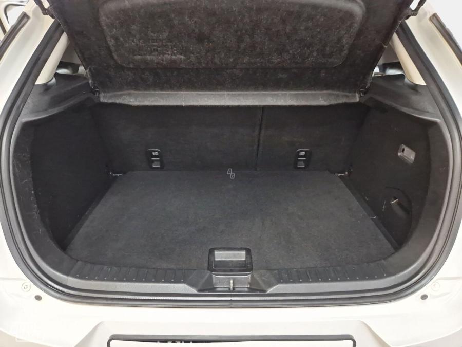 White Mazda CX-3 2016 in Vilnius, with an engine capacity of 2.00 L and mileage of 125 thousand km for 14000 €, photo 18 on AUTOMOTO.COM.LV