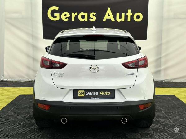White Mazda CX-3 2017 in Vilnius, with an engine capacity of 2.00 L and mileage of 173 thousand km for 10750 €, photo 5 on AUTOMOTO.COM.LV