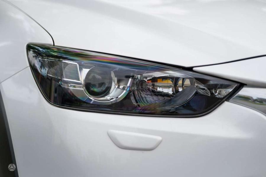 White Mazda CX-3 2017 in Vilnius, with an engine capacity of 2.00 L and mileage of 116 thousand km for 12900 €, photo 4 on AUTOMOTO.COM.LV