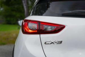 White Mazda CX-3 2017 in Vilnius, with an engine capacity of 2.00 L and mileage of 116 thousand km for 12900 €, photo 14 on AUTOMOTO.COM.LV
