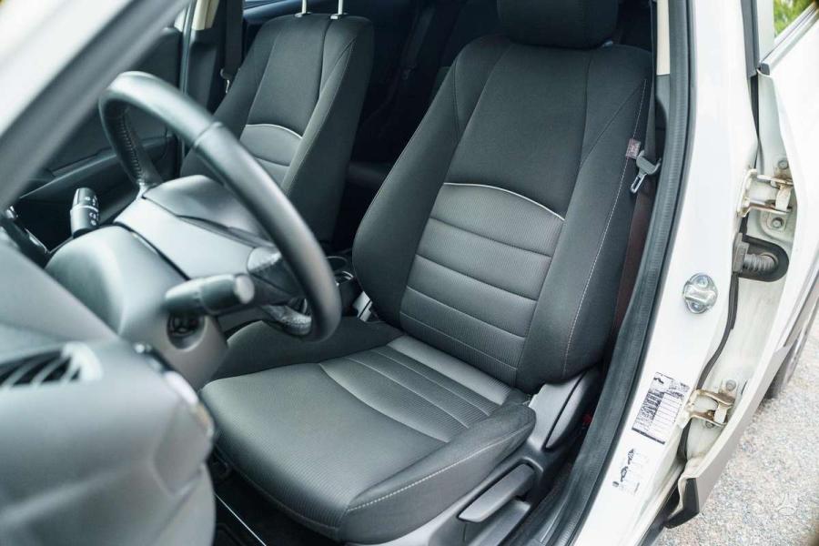 White Mazda CX-3 2017 in Vilnius, with an engine capacity of 2.00 L and mileage of 116 thousand km for 12900 €, photo 18 on AUTOMOTO.COM.LV