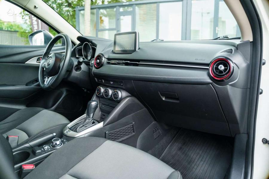 White Mazda CX-3 2017 in Vilnius, with an engine capacity of 2.00 L and mileage of 116 thousand km for 12900 €, photo 19 on AUTOMOTO.COM.LV