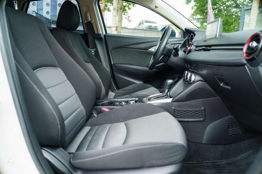 White Mazda CX-3 2017 in Vilnius, with an engine capacity of 2.00 L and mileage of 116 thousand km for 12900 €, photo 21 on AUTOMOTO.COM.LV