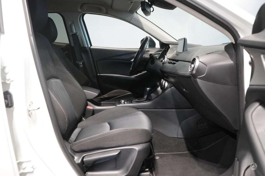 White Mazda CX-3 2018 in Vilnius, with an engine capacity of 2.00 L and mileage of 90 thousand km for 14900 €, photo 11 on AUTOMOTO.COM.LV
