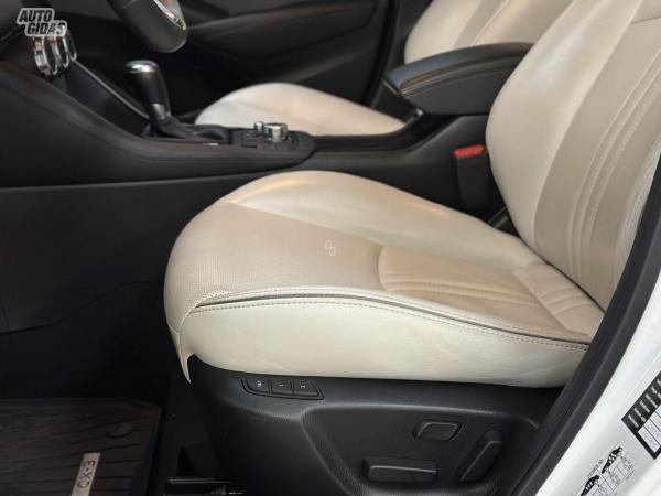 White Mazda CX-3 2021 in Vilnius, with an engine capacity of 2.00 L and mileage of 64 thousand km for 20500 €, photo 9 on AUTOMOTO.COM.LV