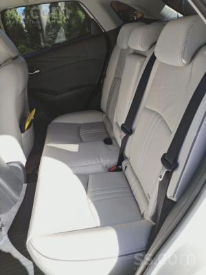 White Mazda CX-3 2021 in Riga, with an engine capacity of 2.00 L and mileage of 64 thousand km for 15000 €, photo 7 on AUTOMOTO.COM.LV