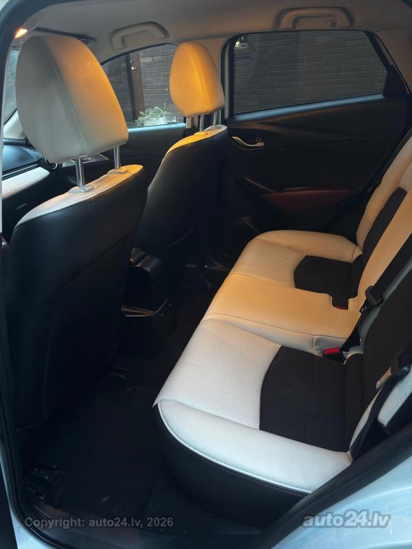 White Mazda CX-3 2015 in Tallinn, with an engine capacity of 2.00 L and mileage of 95 thousand km for 13450 €, photo 10 on AUTOMOTO.COM.LV