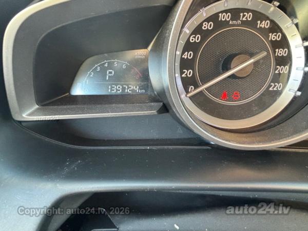 White Mazda CX-3 2015 in Tallinn, with an engine capacity of 2.00 L and mileage of 155 thousand km for 10990 €, photo 6 on AUTOMOTO.COM.LV