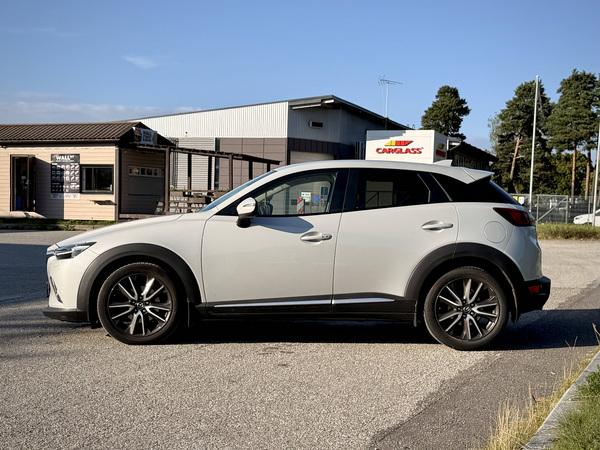 White Mazda CX-3 2015 in Tallinn, with an engine capacity of 2.00 L and mileage of 86 thousand km for 14000 €, photo 5 on AUTOMOTO.COM.LV
