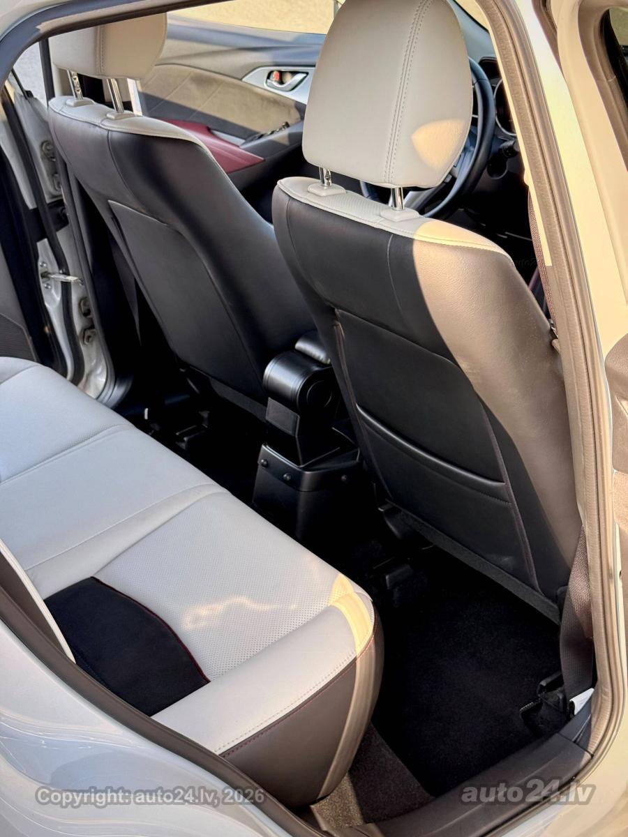 Balts Mazda CX-3 2015 Tallina, ar dzinēja tilpumu 2.00 L un nobraukumu 86 tūkst. km par 14000 €, foto 18 vietnē AUTOMOTO.COM.LV