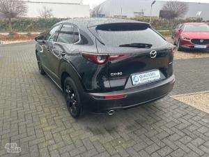 Black Mazda CX-30 2025 in Kaunas, with an engine capacity of 2.50 L and mileage of 15 thousand km for 29019 €, photo 5 on AUTOMOTO.COM.LV