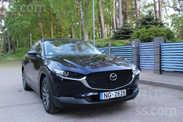 Blue Mazda CX-30 2022 in Jurmala, with an engine capacity of 2.00 L and mileage of 43 thousand km for 18900 €, photo 4 on AUTOMOTO.COM.LV
