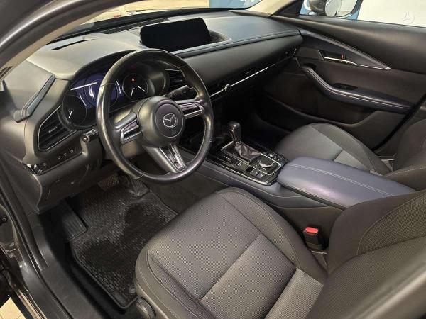 Mazda CX-30 2020 in Vilnius, with an engine capacity of 2.00 L and mileage of 120 thousand km for 18900 €, photo 8 on AUTOMOTO.COM.LV