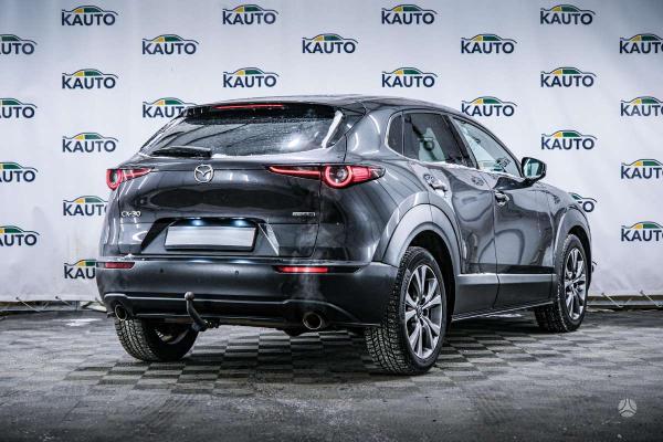 Grey Mazda CX-30 2020 in Kaunas, with an engine capacity of 2.00 L and mileage of 211 thousand km for 12990 €, photo 3 on AUTOMOTO.COM.LV