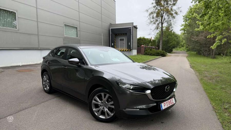 Grey Mazda CX-30 2020 in Alytus, with an engine capacity of 2.00 L and mileage of 275 thousand km for 11000 €, photo 3 on AUTOMOTO.COM.LV