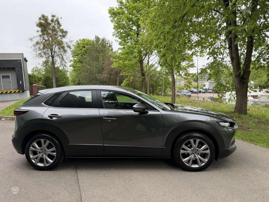 Grey Mazda CX-30 2020 in Alytus, with an engine capacity of 2.00 L and mileage of 275 thousand km for 11000 €, photo 8 on AUTOMOTO.COM.LV