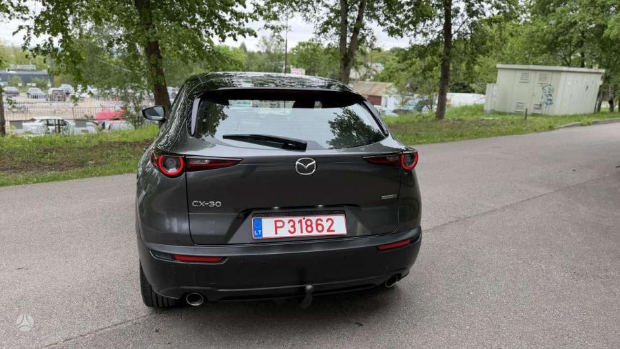 Grey Mazda CX-30 2020 in Alytus, with an engine capacity of 2.00 L and mileage of 275 thousand km for 11000 €, photo 14 on AUTOMOTO.COM.LV