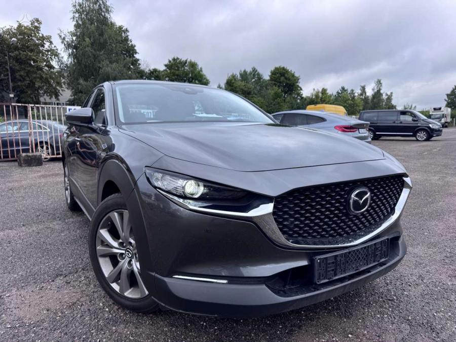 Grey Mazda CX-30 2020 in Alytus, with an engine capacity of 2.00 L and mileage of 279 thousand km for 10850 €, photo 3 on AUTOMOTO.COM.LV